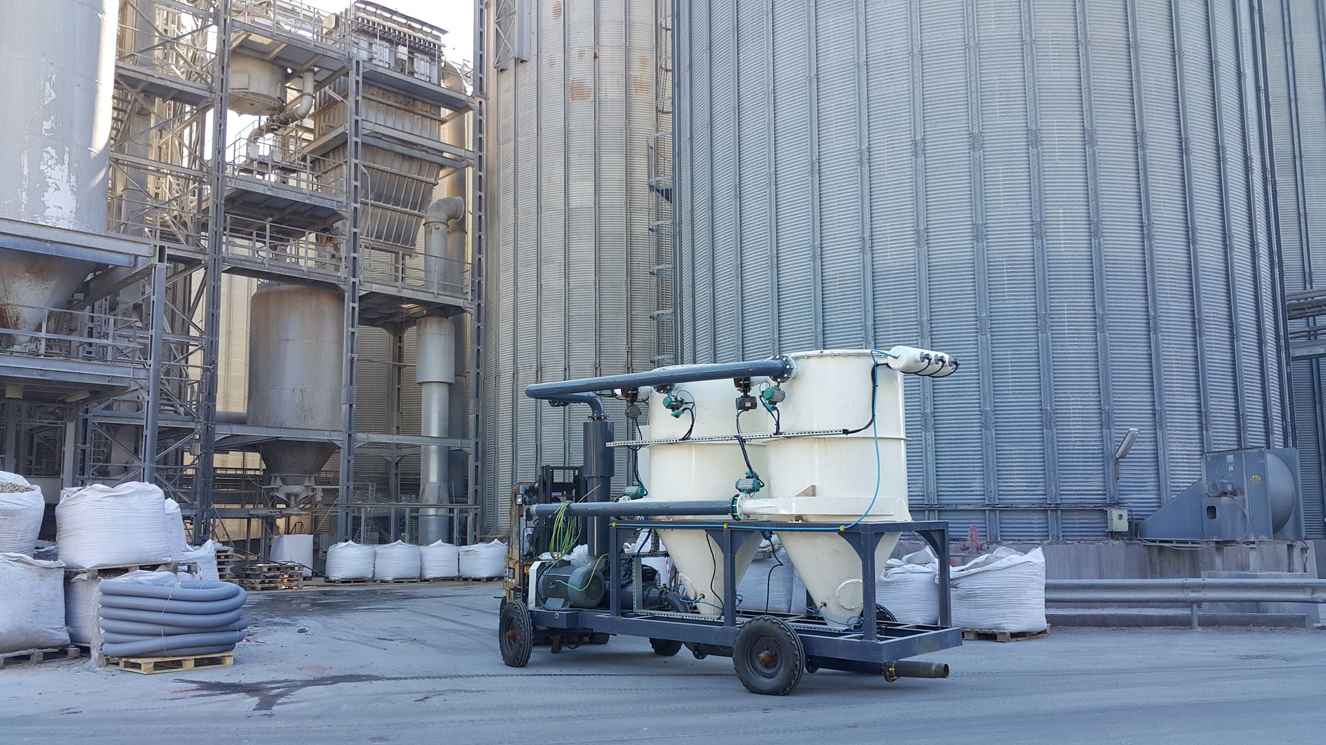 Mobile Pneumatic Conveying System | Smart Logistics by Polimak